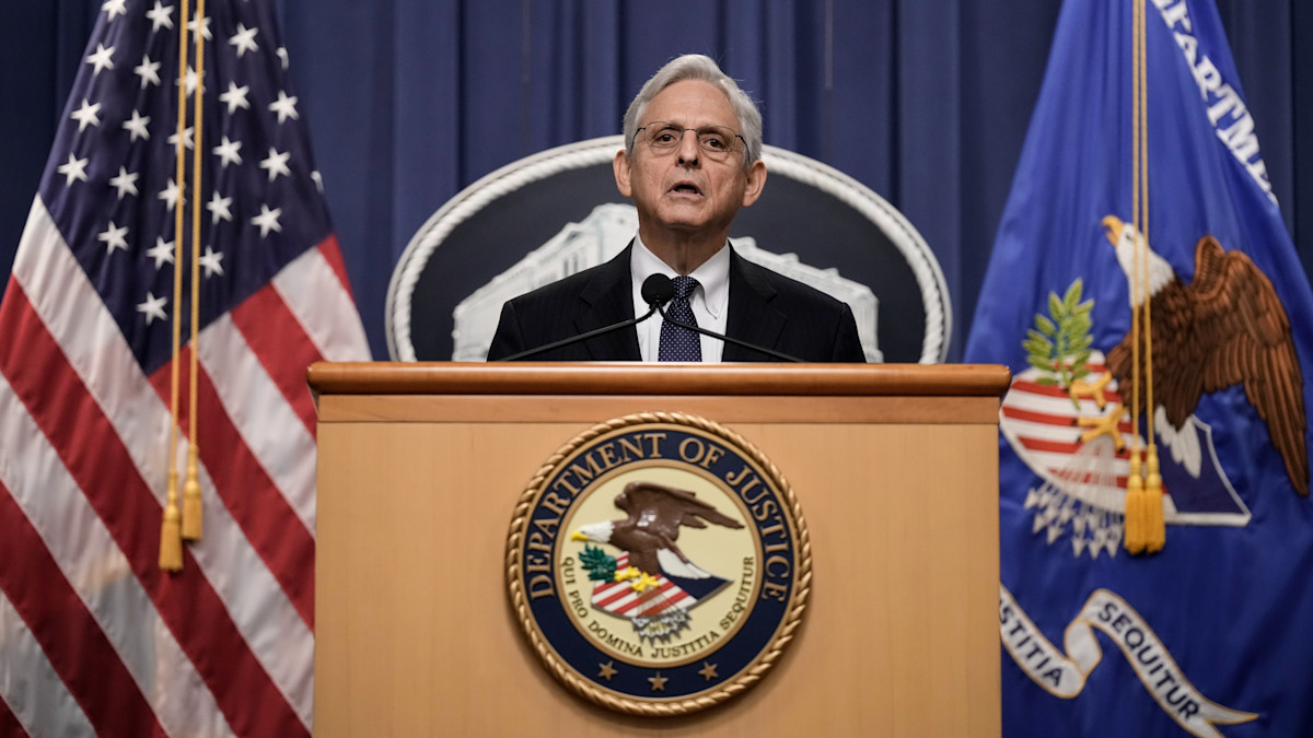 Twist of Fate: FBI Raid, Inflation Reduction Act, BeReal | theSkimm